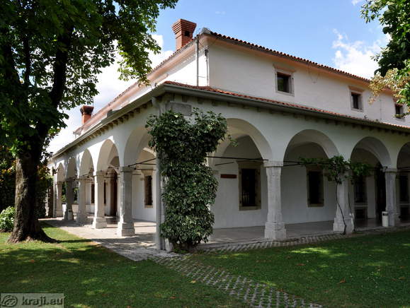 Schloss Zemono [Fotos] | KRAJI - Slowenien